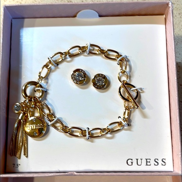 Guess | Jewelry | Nib Guess Gold Bracelet And Earring Set In A Pink ...